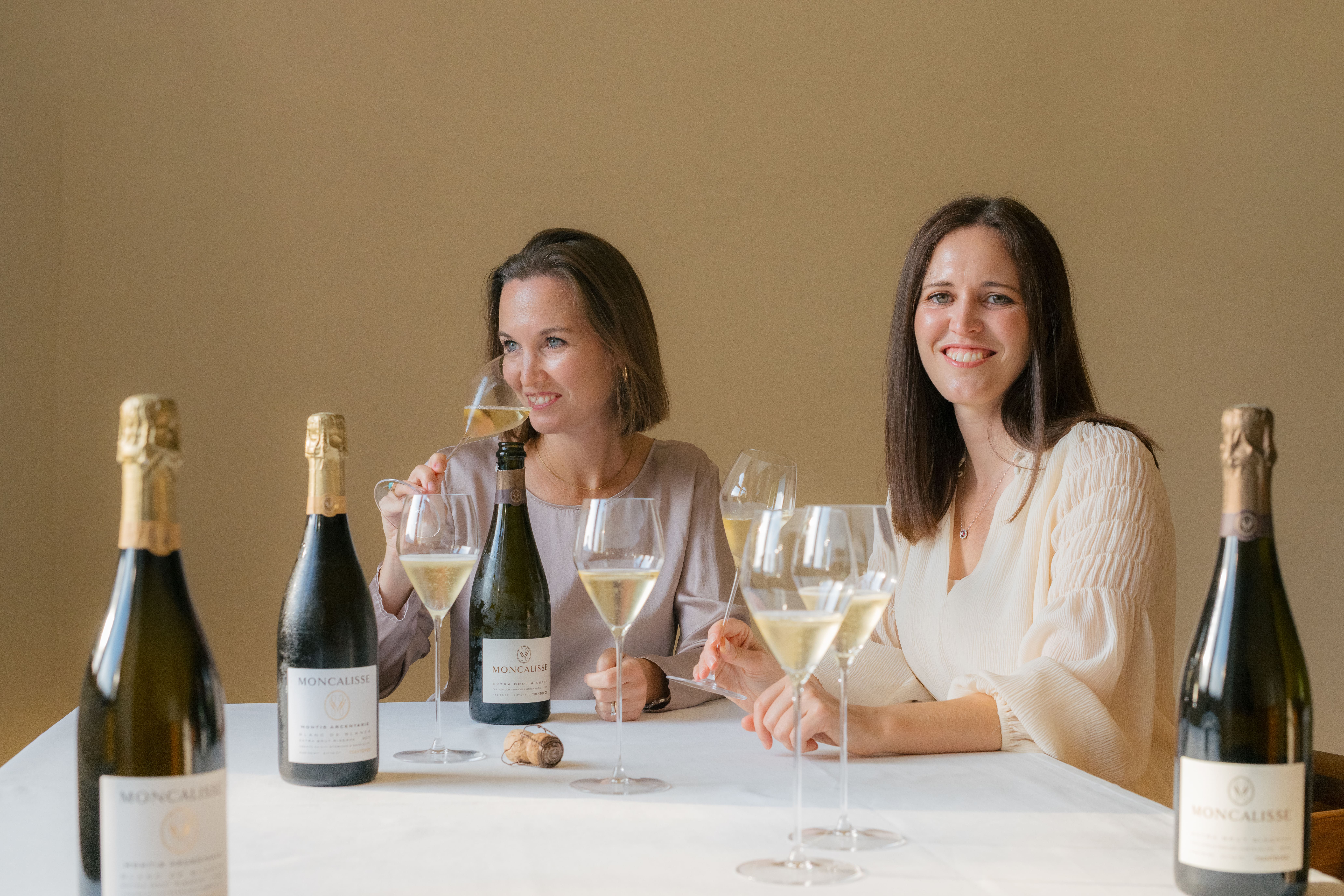 Il sogno di Julia e Karoline Walch: nasce la cantina Moncalisse ...